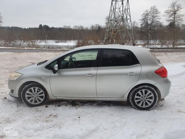Toyota Auris 2007 Viļņa, ar dzinēja tilpumu 2.00 L un nobraukumu 274 tūkst. km par 2650 €, foto 3 vietnē AUTOMOTO.COM.LV