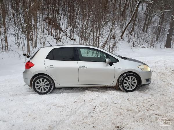 Toyota Auris 2007 Viļņa, ar dzinēja tilpumu 2.00 L un nobraukumu 274 tūkst. km par 2650 €, foto 4 vietnē AUTOMOTO.COM.LV