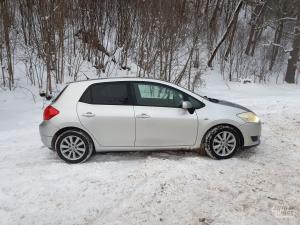 Toyota Auris 2007 Viļņa, ar dzinēja tilpumu 2.00 L un nobraukumu 274 tūkst. km par 2650 €, foto 4 vietnē AUTOMOTO.COM.LV
