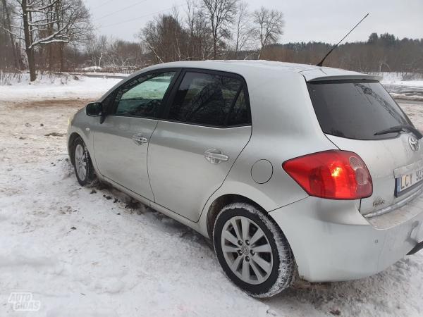 Toyota Auris 2007 Viļņa, ar dzinēja tilpumu 2.00 L un nobraukumu 274 tūkst. km par 2650 €, foto 5 vietnē AUTOMOTO.COM.LV