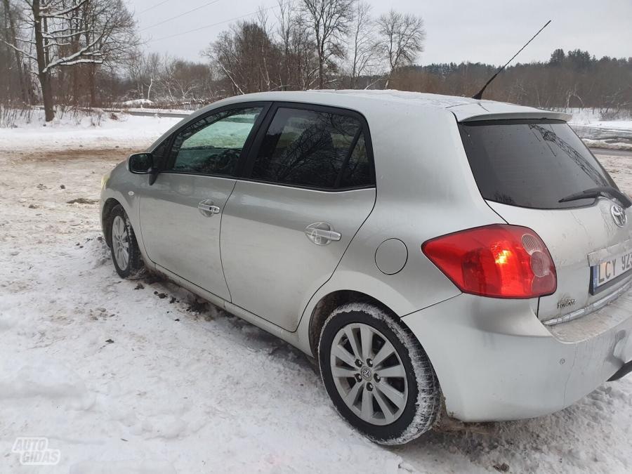 Toyota Auris 2007 Viļņa, ar dzinēja tilpumu 2.00 L un nobraukumu 274 tūkst. km par 2650 €, foto 5 vietnē AUTOMOTO.COM.LV