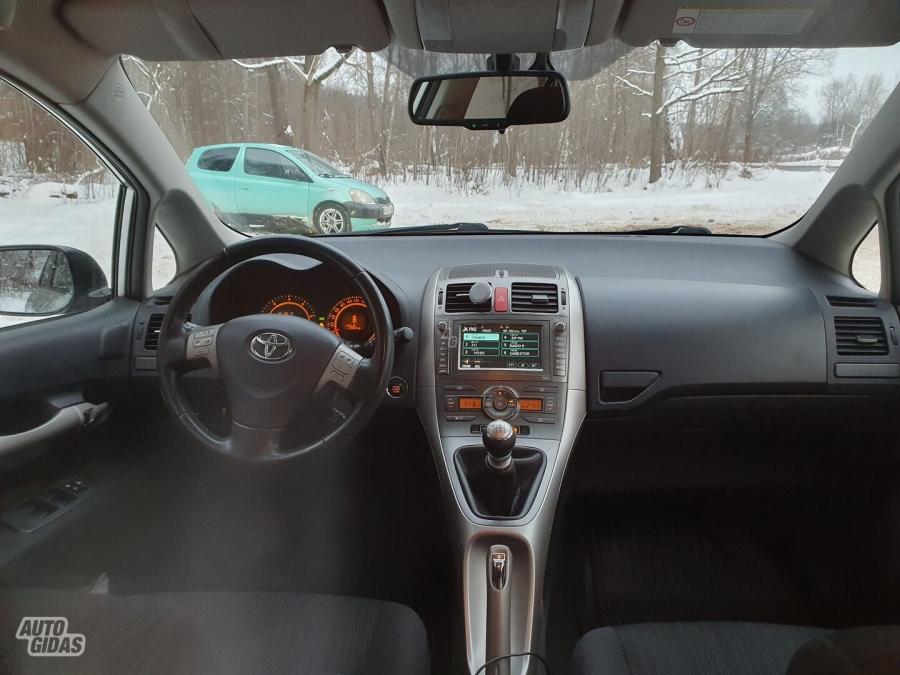 Toyota Auris 2007 Viļņa, ar dzinēja tilpumu 2.00 L un nobraukumu 274 tūkst. km par 2650 €, foto 8 vietnē AUTOMOTO.COM.LV