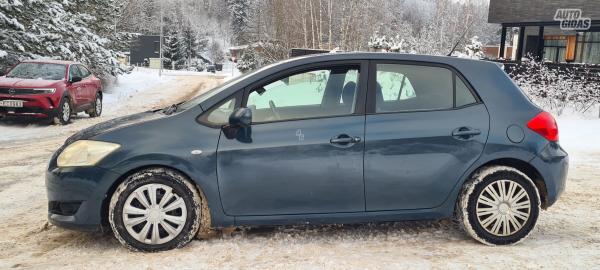 Toyota Auris 2007 in Vilnius, with an engine capacity of 2.00 L and mileage of 294 thousand km for 1950 €, photo 6 on AUTOMOTO.COM.LV