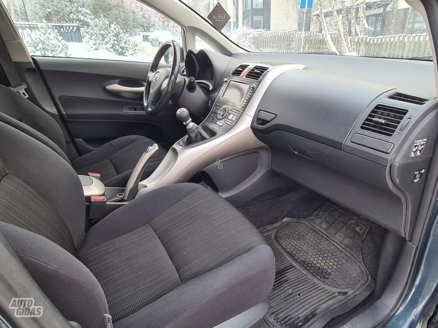 Toyota Auris 2007 in Vilnius, with an engine capacity of 2.00 L and mileage of 294 thousand km for 1950 €, photo 31 on AUTOMOTO.COM.LV