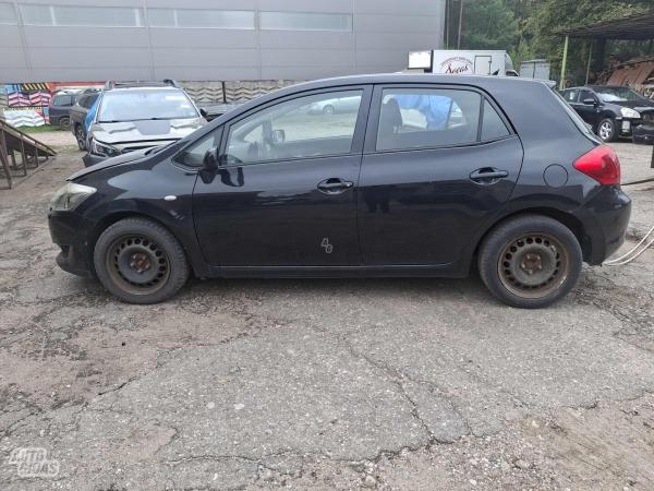Toyota Auris 2007 Druskininkai, ar dzinēja tilpumu 2.20 L un nobraukumu 246 tūkst. km par 990 €, foto 3 vietnē AUTOMOTO.COM.LV