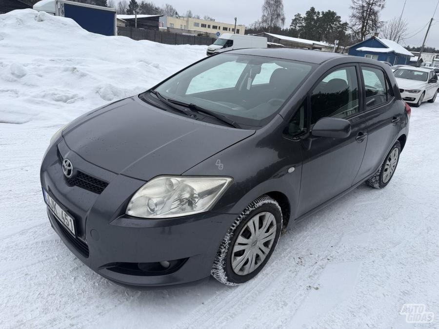 Toyota Auris 2007 in Vilnius, with an engine capacity of 2.00 L and mileage of 375 thousand km for 2100 €, photo 1 on AUTOMOTO.COM.LV