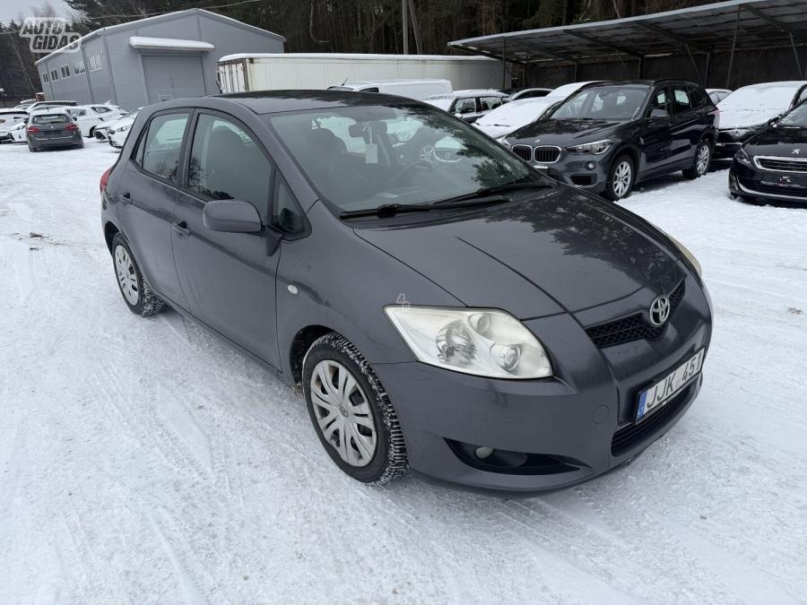 Toyota Auris 2007 in Vilnius, with an engine capacity of 2.00 L and mileage of 375 thousand km for 2100 €, photo 3 on AUTOMOTO.COM.LV
