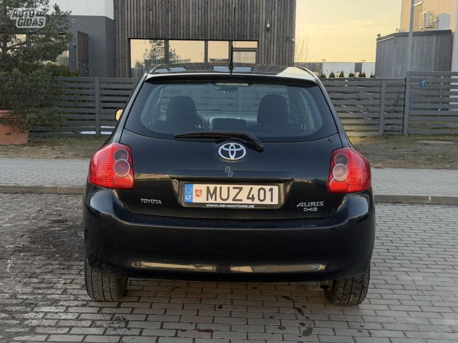 Toyota Auris 2007 Viļņa, ar dzinēja tilpumu 1.40 L un nobraukumu 270 tūkst. km par 2600 €, foto 8 vietnē AUTOMOTO.COM.LV