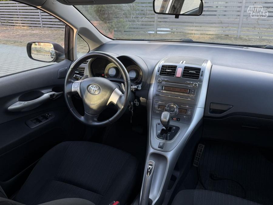 Toyota Auris 2007 Viļņa, ar dzinēja tilpumu 1.40 L un nobraukumu 270 tūkst. km par 2600 €, foto 12 vietnē AUTOMOTO.COM.LV