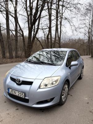 Toyota Auris 2007 Viļņa, ar dzinēja tilpumu 2.00 L un nobraukumu 265 tūkst. km par 2250 €, foto  vietnē AUTOMOTO.COM.LV
