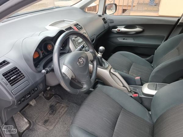 Toyota Auris 2007 Viļņa, ar dzinēja tilpumu 2.00 L un nobraukumu 415 tūkst. km par 1850 €, foto 3 vietnē AUTOMOTO.COM.LV