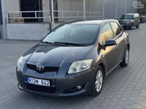 Toyota Auris 2007 Viļņa, ar dzinēja tilpumu 2.00 L un nobraukumu 308 tūkst. km par 1999 €, foto  vietnē AUTOMOTO.COM.LV