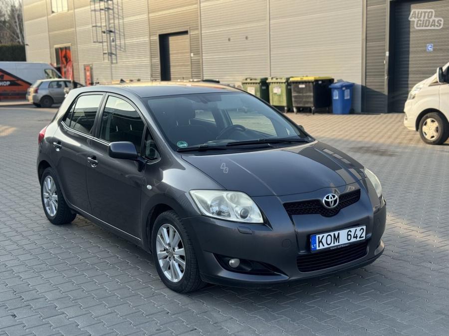 Toyota Auris 2007 in Vilnius, with an engine capacity of 2.00 L and mileage of 309 thousand km for 1999 €, photo 3 on AUTOMOTO.COM.LV