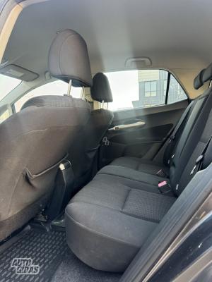 Toyota Auris 2007 in Vilnius, with an engine capacity of 2.00 L and mileage of 309 thousand km for 1999 €, photo 6 on AUTOMOTO.COM.LV