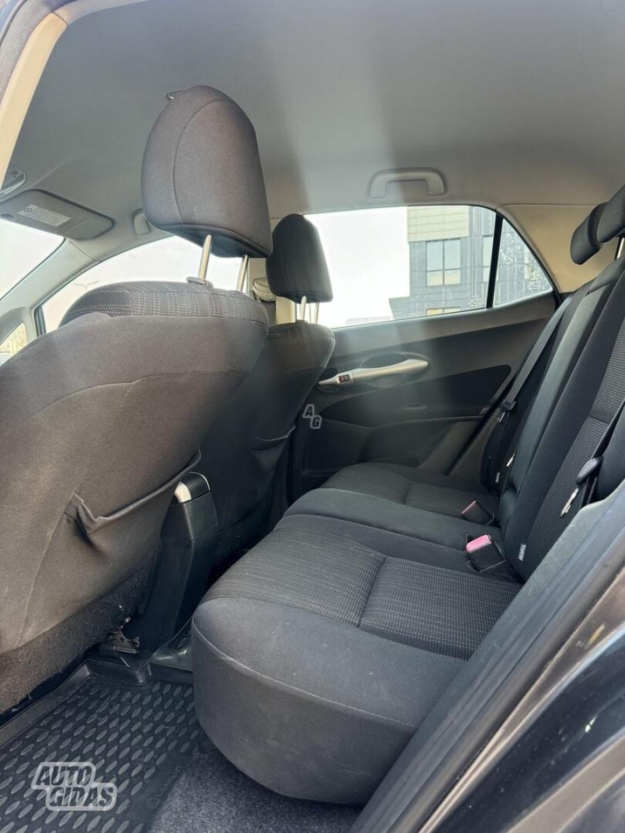 Toyota Auris 2007 in Vilnius, with an engine capacity of 2.00 L and mileage of 309 thousand km for 1999 €, photo 6 on AUTOMOTO.COM.LV
