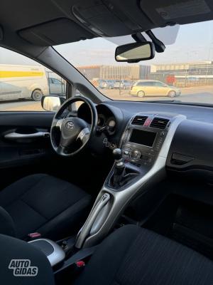 Toyota Auris 2007 in Vilnius, with an engine capacity of 2.00 L and mileage of 309 thousand km for 1999 €, photo 7 on AUTOMOTO.COM.LV