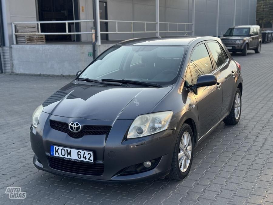 Toyota Auris 2007 in Vilnius, with an engine capacity of 2.00 L and mileage of 306 thousand km for 1999 €, photo 1 on AUTOMOTO.COM.LV