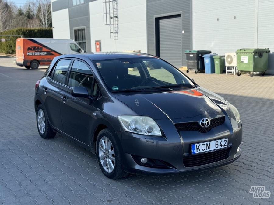 Toyota Auris 2007 Viļņa, ar dzinēja tilpumu 2.00 L un nobraukumu 306 tūkst. km par 1800 €, foto 3 vietnē AUTOMOTO.COM.LV