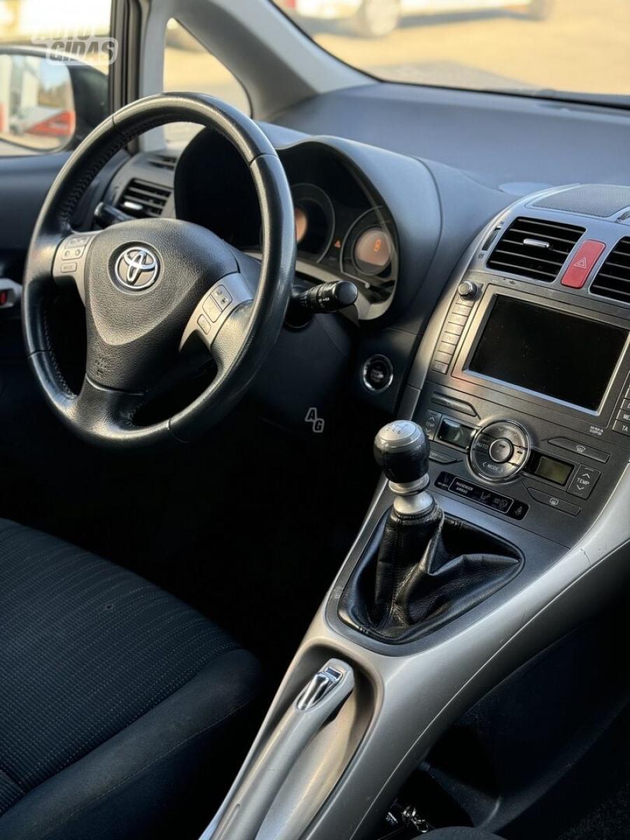 Toyota Auris 2007 Viļņa, ar dzinēja tilpumu 2.00 L un nobraukumu 306 tūkst. km par 1800 €, foto 8 vietnē AUTOMOTO.COM.LV