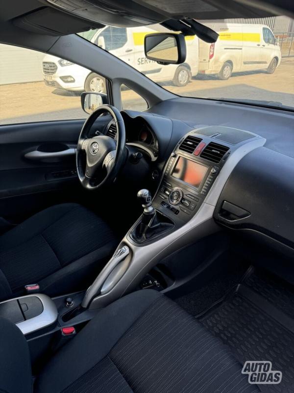 Toyota Auris 2007 in Vilnius, with an engine capacity of 2.00 L and mileage of 306 thousand km for 1800 €, photo 8 on AUTOMOTO.COM.LV