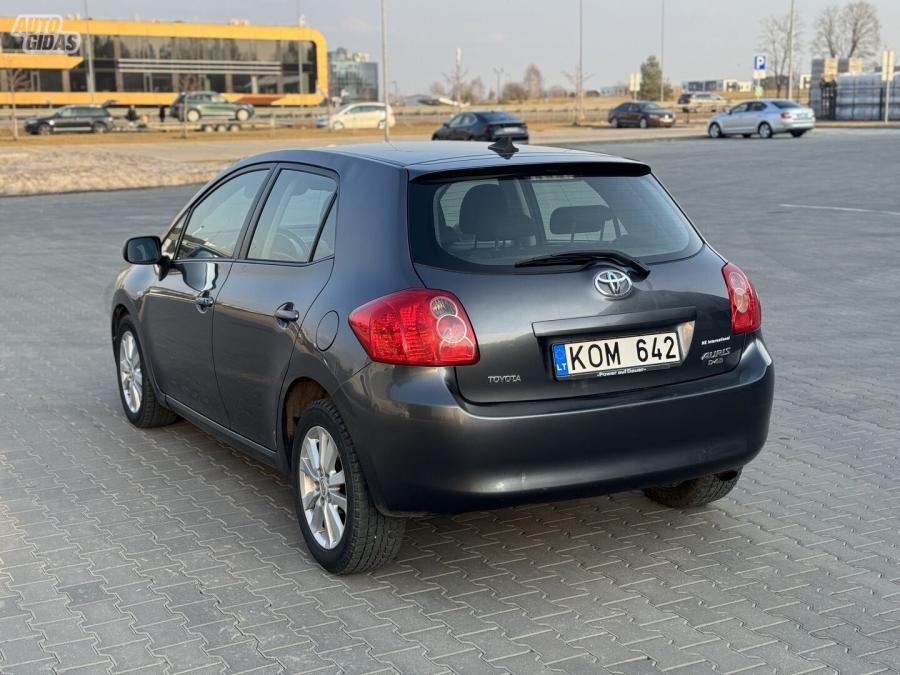 Toyota Auris 2007 Viļņa, ar dzinēja tilpumu 2.00 L un nobraukumu 305 tūkst. km par 1850 €, foto 5 vietnē AUTOMOTO.COM.LV