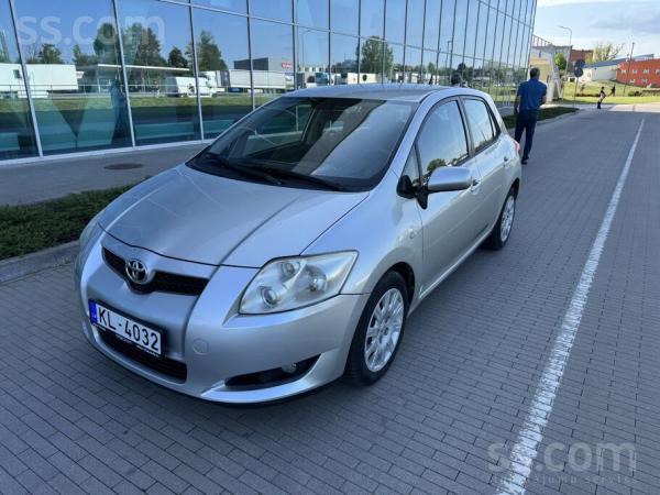 Toyota Auris 2007 Rēzekne, ar dzinēja tilpumu 2.00 L un nobraukumu 385 tūkst. km par 2050 €, foto 3 vietnē AUTOMOTO.COM.LV