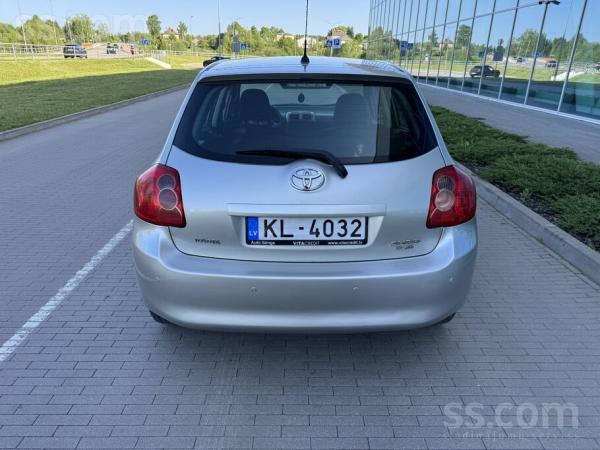 Toyota Auris 2007 Rēzekne, ar dzinēja tilpumu 2.00 L un nobraukumu 385 tūkst. km par 2050 €, foto 5 vietnē AUTOMOTO.COM.LV