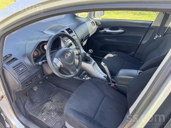Toyota Auris 2007 Rēzekne, ar dzinēja tilpumu 2.00 L un nobraukumu 385 tūkst. km par 2050 €, foto 7 vietnē AUTOMOTO.COM.LV