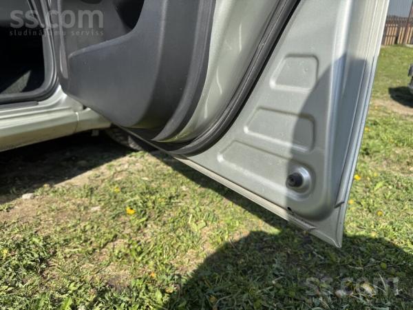 Toyota Auris 2007 Rēzekne, ar dzinēja tilpumu 2.00 L un nobraukumu 385 tūkst. km par 2050 €, foto 9 vietnē AUTOMOTO.COM.LV