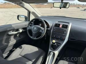 Toyota Auris 2007 in Riga, with an engine capacity of 1.60 L and mileage of 0 thousand km for 2499 €, photo 11 on AUTOMOTO.COM.LV