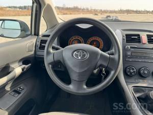 Toyota Auris 2007 in Riga, with an engine capacity of 1.60 L and mileage of 0 thousand km for 2499 €, photo 12 on AUTOMOTO.COM.LV