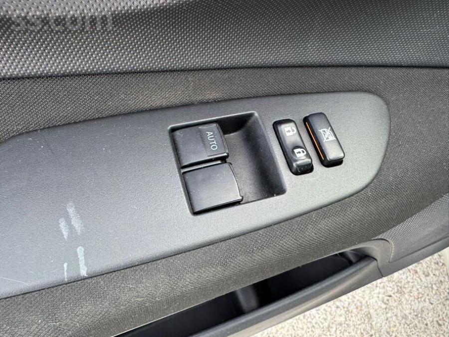 Toyota Auris 2007 in Riga, with an engine capacity of 1.60 L and mileage of 0 thousand km for 2499 €, photo 16 on AUTOMOTO.COM.LV