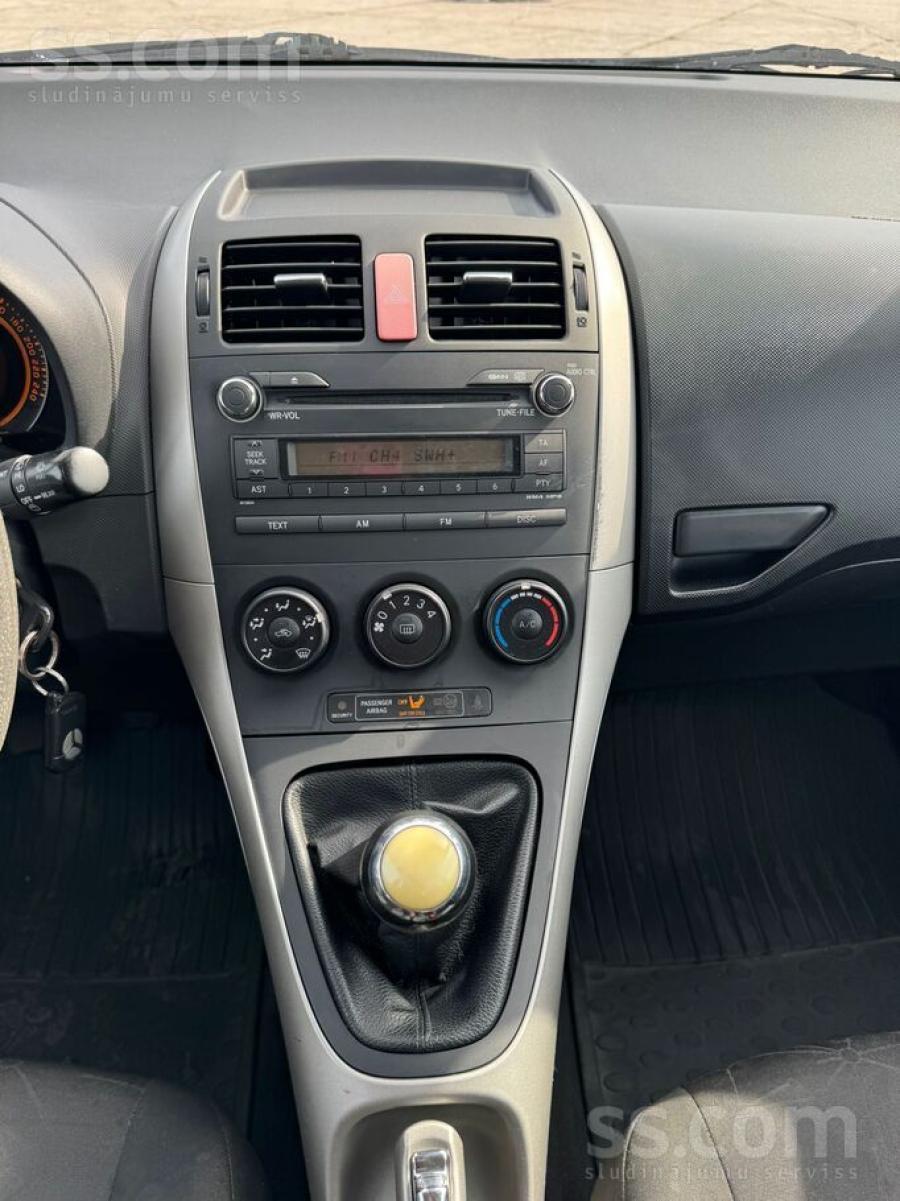 Toyota Auris 2007 in Riga, with an engine capacity of 1.60 L and mileage of 0 thousand km for 2499 €, photo 17 on AUTOMOTO.COM.LV