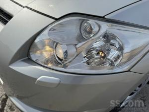 Toyota Auris 2007 in Riga, with an engine capacity of 1.60 L and mileage of 0 thousand km for 2499 €, photo 23 on AUTOMOTO.COM.LV