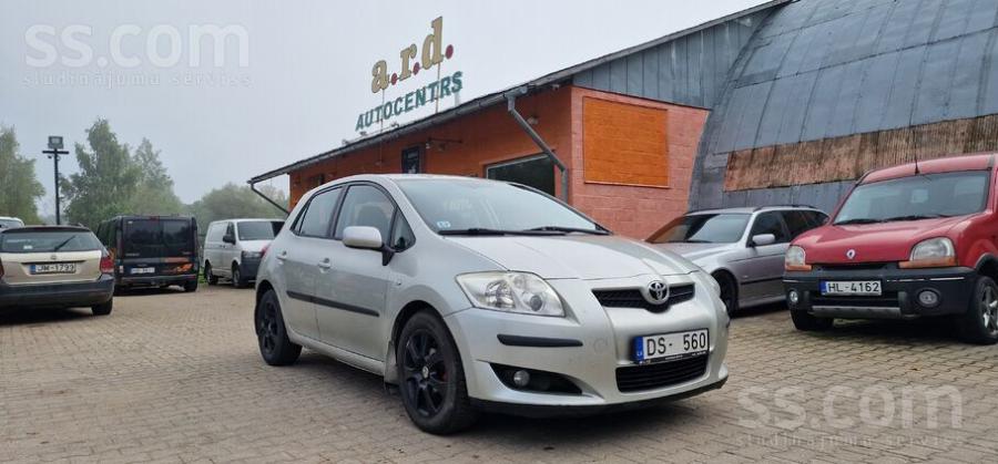 Toyota Auris 2007 in Valmiera, with an engine capacity of 2.00 L and mileage of 322 thousand km for 1700 €, photo 1 on AUTOMOTO.COM.LV