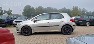 Toyota Auris 2007 in Valmiera, with an engine capacity of 2.00 L and mileage of 322 thousand km for 1700 €, photo 6 on AUTOMOTO.COM.LV