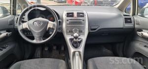Toyota Auris 2007 in Valmiera, with an engine capacity of 2.00 L and mileage of 322 thousand km for 1700 €, photo 8 on AUTOMOTO.COM.LV