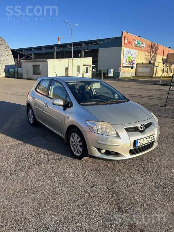 Toyota Auris 2007 Rīga, ar dzinēja tilpumu 1.60 L un nobraukumu 190 tūkst. km par 3100 €, foto 3 vietnē AUTOMOTO.COM.LV