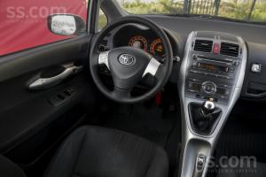 Toyota Auris 2007 in Riga, with an engine capacity of 1.60 L and mileage of 113 thousand km for 3200 €, photo 9 on AUTOMOTO.COM.LV