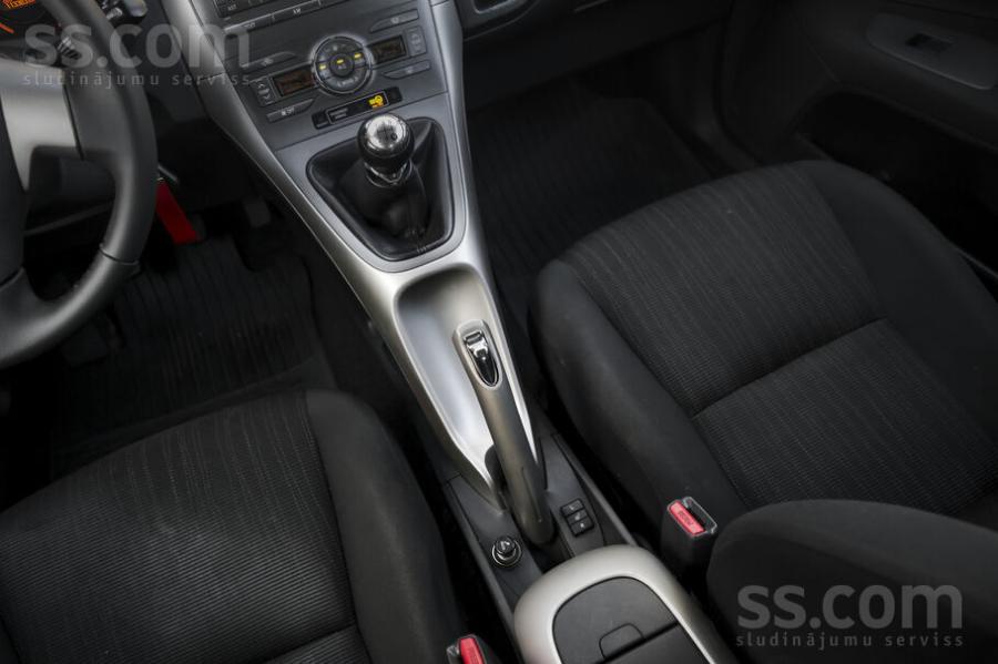 Toyota Auris 2007 in Riga, with an engine capacity of 1.60 L and mileage of 113 thousand km for 3200 €, photo 14 on AUTOMOTO.COM.LV