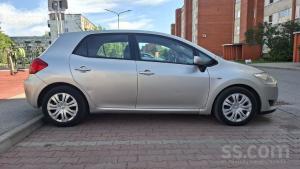 Toyota Auris 2007 in Daugavpils, with an engine capacity of 2.00 L and mileage of 247 thousand km for 1700 €, photo 5 on AUTOMOTO.COM.LV