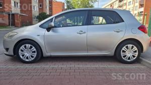 Toyota Auris 2007 in Daugavpils, with an engine capacity of 2.00 L and mileage of 247 thousand km for 1700 €, photo 6 on AUTOMOTO.COM.LV