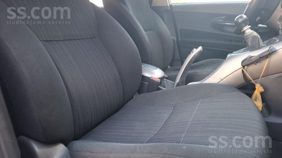 Toyota Auris 2007 in Daugavpils, with an engine capacity of 2.00 L and mileage of 247 thousand km for 1700 €, photo 12 on AUTOMOTO.COM.LV
