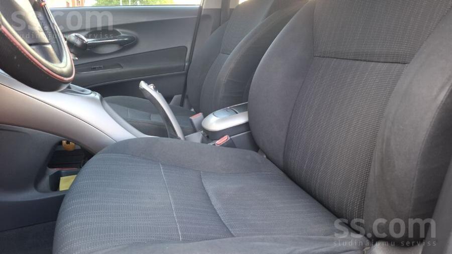 Toyota Auris 2007 in Daugavpils, with an engine capacity of 2.00 L and mileage of 247 thousand km for 1700 €, photo 14 on AUTOMOTO.COM.LV