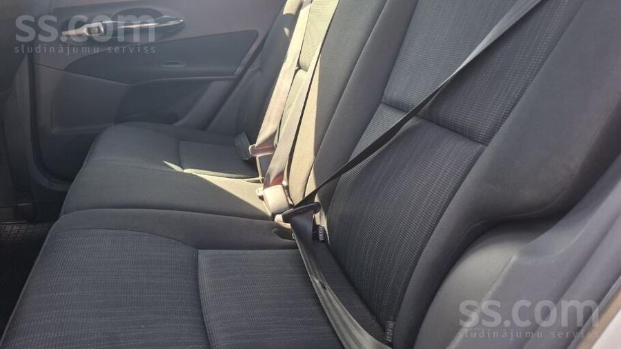 Toyota Auris 2007 in Daugavpils, with an engine capacity of 2.00 L and mileage of 247 thousand km for 1700 €, photo 19 on AUTOMOTO.COM.LV