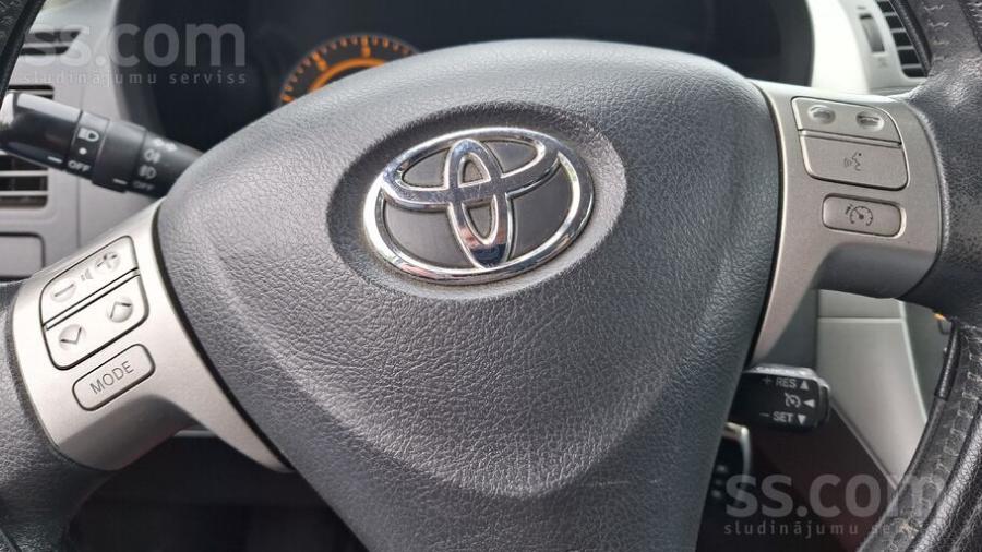Toyota Auris 2007 in Daugavpils, with an engine capacity of 2.00 L and mileage of 247 thousand km for 1700 €, photo 28 on AUTOMOTO.COM.LV