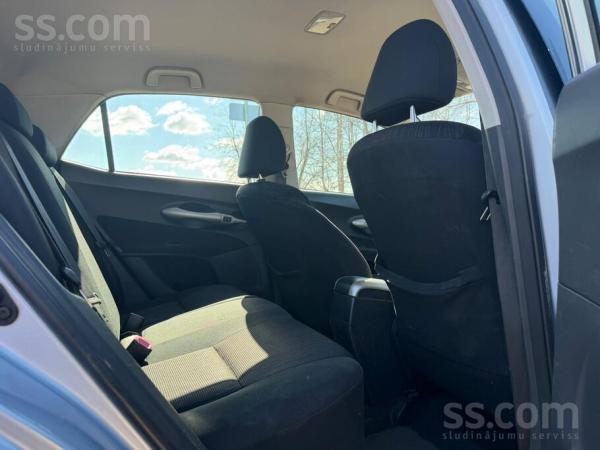 Тойота Аурис 2007 в Рига, объемом двигателя 2.00 л и пробегом 0 тыс. км за 1800 €, фото 8 на AUTOMOTO.COM.LV