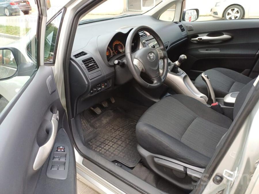 Toyota Auris 2007 Rīga, ar dzinēja tilpumu 1.60 L un nobraukumu 154 tūkst. km par 3900 €, foto 6 vietnē AUTOMOTO.COM.LV