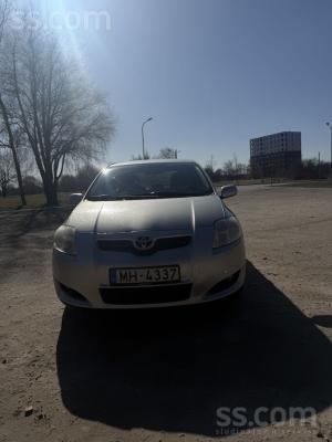 Toyota Auris 2007 Rīga, ar dzinēja tilpumu 2.00 L un nobraukumu 230 tūkst. km par 1900 €, foto 3 vietnē AUTOMOTO.COM.LV