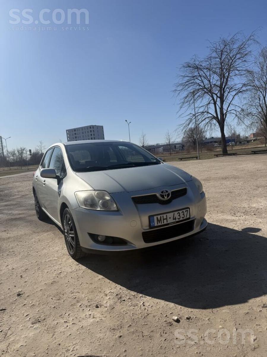 Toyota Auris 2007 Rīga, ar dzinēja tilpumu 2.00 L un nobraukumu 230 tūkst. km par 1900 €, foto 4 vietnē AUTOMOTO.COM.LV